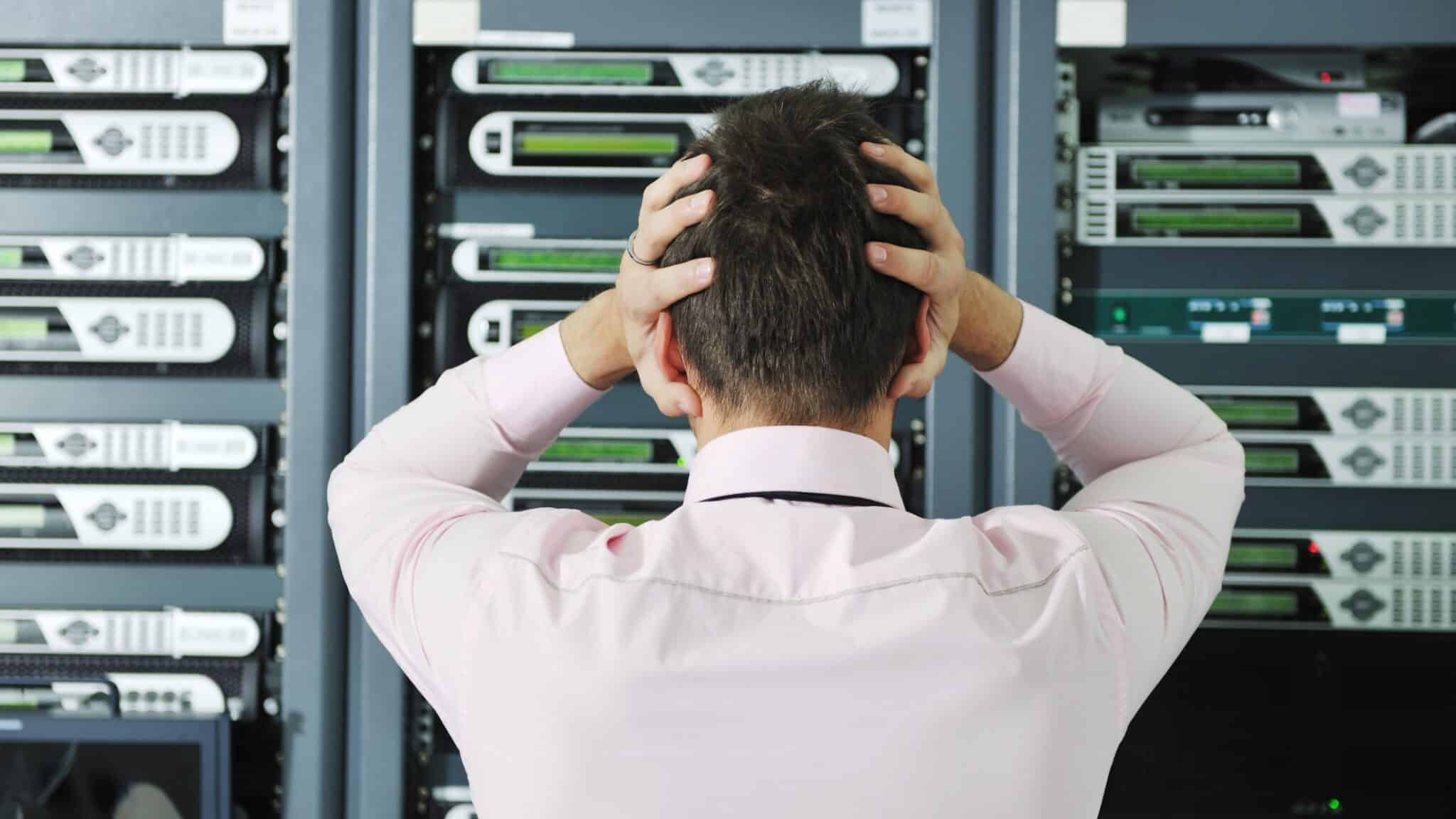 ¿Qué hacer ante una falla de un UPS? | Grupo Industronic